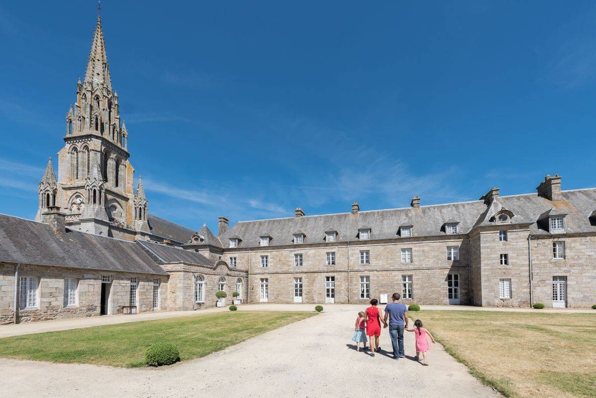 Day trip to Quintin Côtes-d’Armor | Duguesclin
